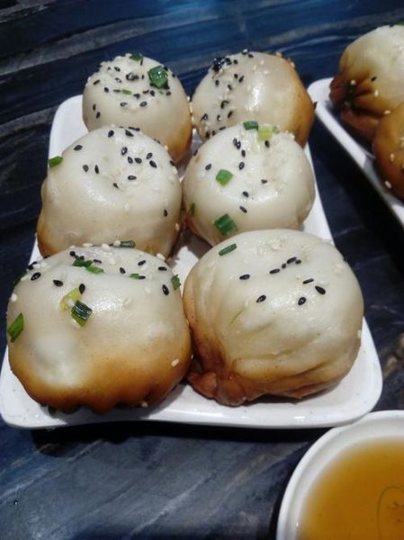 生煎馒头和生煎包的区别_哪个更好吃-第2张图片-山城妙识 生煎馒头和生煎包的区别_哪个更好吃-第2张图片-山城妙识