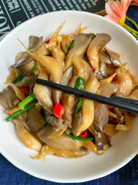 怎样炒鲜蘑菇_鲜蘑菇炒多久才熟-第2张图片-山城妙识 怎样炒鲜蘑菇_鲜蘑菇炒多久才熟-第2张图片-山城妙识