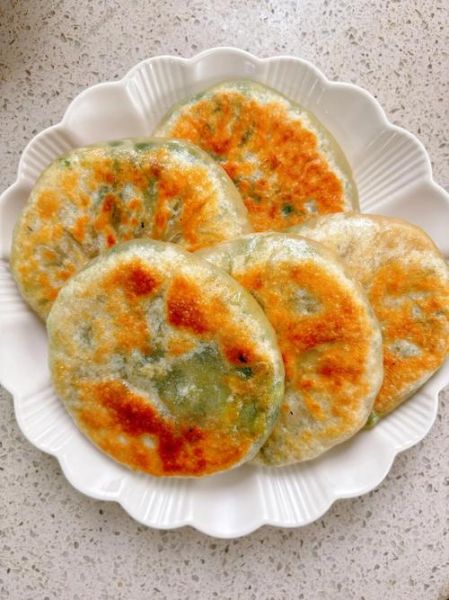 韭菜鸡蛋馅饼面怎么和_馅饼皮软而不破秘诀-第2张图片-山城妙识