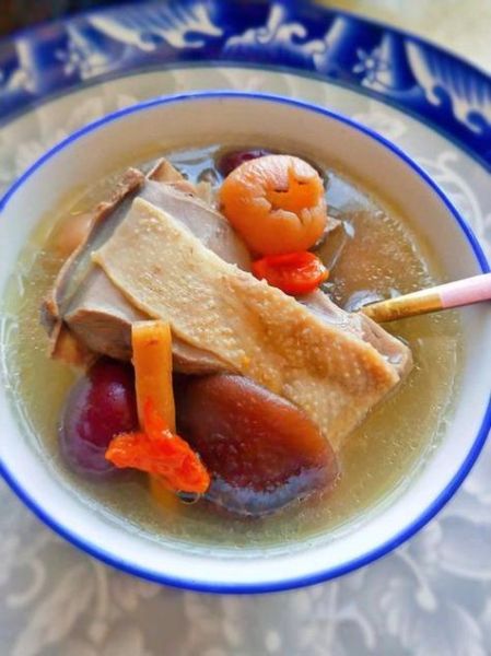 猪肚鸡汤放什么配料_猪肚鸡汤怎么做好吃-第2张图片-山城妙识 猪肚鸡汤放什么配料_猪肚鸡汤怎么做好吃-第2张图片-山城妙识