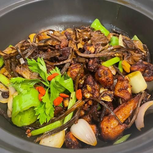 干锅腊鸡怎么做好吃_干锅腊鸡的家常做法-第1张图片-山城妙识