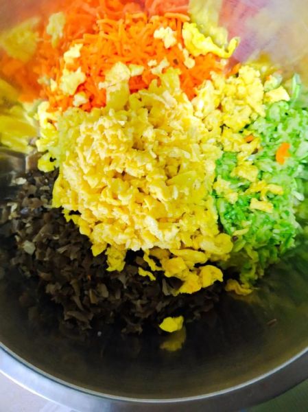 西葫芦馅饺子怎么调馅_西葫芦饺子馅用不用焯水-第1张图片-山城妙识 西葫芦馅饺子怎么调馅_西葫芦饺子馅用不用焯水-第1张图片-山城妙识