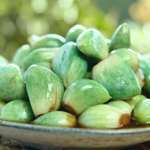 腊八蒜怎么做最好吃_腊八蒜变绿技巧-第3张图片-山城妙识