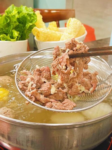 牛肉火锅汤底怎么做_家庭版清汤牛骨汤底-第1张图片-山城妙识