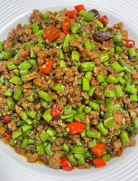 豇豆炒肉末怎么做_豇豆炒肉末需要焯水吗-第1张图片-山城妙识 豇豆炒肉末怎么做_豇豆炒肉末需要焯水吗-第1张图片-山城妙识