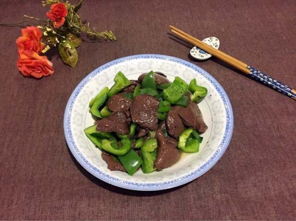 青椒炒猪血怎么做_猪血炒多久才嫩-第3张图片-山城妙识