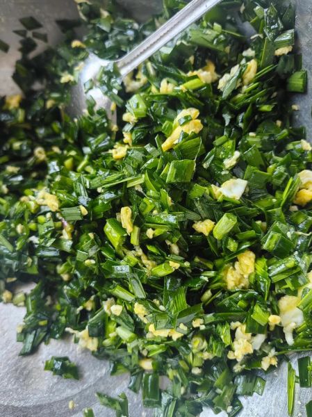 韭菜盒子怎么做_韭菜盒子家常做法步骤-第2张图片-山城妙识 韭菜盒子怎么做_韭菜盒子家常做法步骤-第2张图片-山城妙识