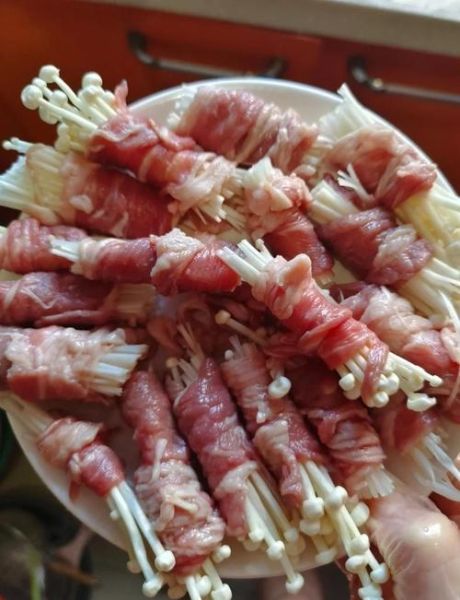 蒜蓉肥牛金针菇卷怎么做_蒜蓉肥牛金针菇卷的做法窍门-第1张图片-山城妙识