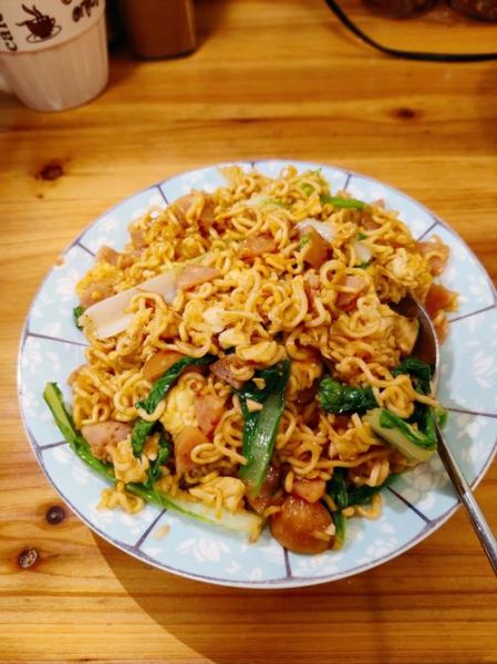 辣炒方便面怎么做_辣炒方便面家常做法-第1张图片-山城妙识