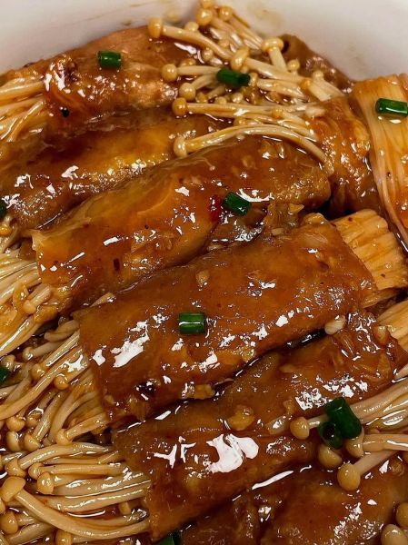 五花肉卷金针菇怎么做_五花肉卷金针菇烤箱温度时间-第3张图片-山城妙识