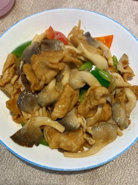 平菇炒肉要焯水吗_焯水窍门大揭秘-第3张图片-山城妙识