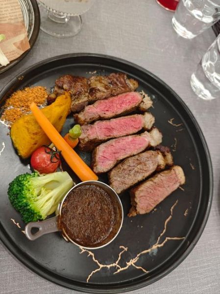 牛排和什么炒好吃_牛排炒什么配菜最香-第1张图片-山城妙识