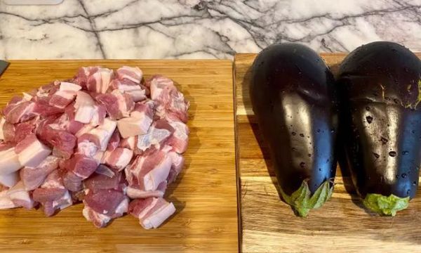 家常红烧肉烧茄子怎么做_红烧肉烧茄子先炒哪个-第3张图片-山城妙识