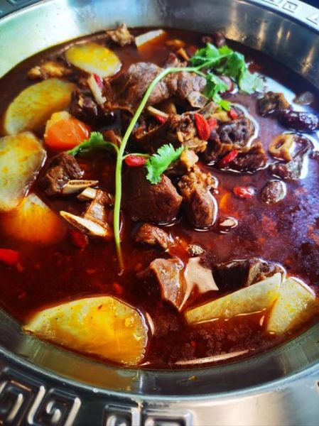 红烩羊肉最正宗的做法_家庭版红烩羊肉怎么做-第3张图片-山城妙识