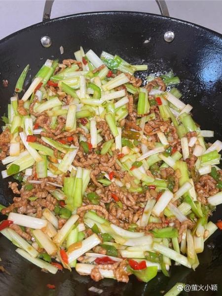 家常韭黄肉丝怎么做_韭黄肉丝先炒肉还是先炒韭黄-第1张图片-山城妙识 家常韭黄肉丝怎么做_韭黄肉丝先炒肉还是先炒韭黄-第1张图片-山城妙识