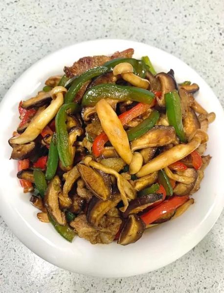 辣椒炒蘑菇怎么做_辣椒炒蘑菇用焯水吗-第1张图片-山城妙识