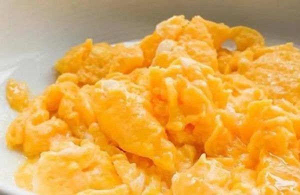 家炒鸡蛋怎么做才蓬松_炒鸡蛋要不要加水-第2张图片-山城妙识