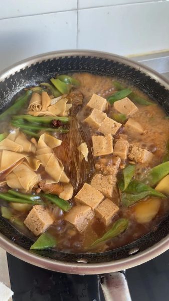 乱炖一锅鲜怎么做_乱炖一锅鲜的家常做法-第1张图片-山城妙识 乱炖一锅鲜怎么做_乱炖一锅鲜的家常做法-第1张图片-山城妙识