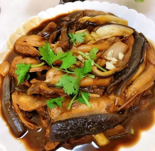 嘎鱼炖茄子怎么做_嘎鱼炖茄子窍门-第1张图片-山城妙识