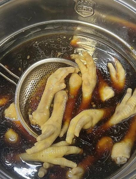 广东鸡爪怎么做好吃_家常卤水做法-第2张图片-山城妙识 广东鸡爪怎么做好吃_家常卤水做法-第2张图片-山城妙识