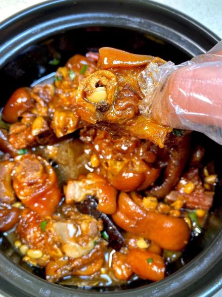 红烧蹄髈整只怎么烧_红烧蹄髈最正宗的做法-第1张图片-山城妙识