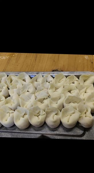 街边小馄饨怎么包_一捏成型技巧-第2张图片-山城妙识