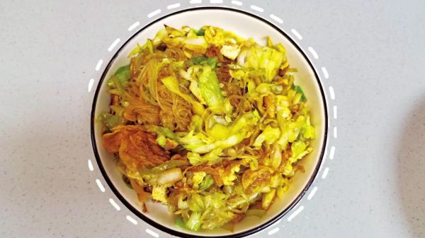 包菜炒粉丝怎么不粘锅_包菜炒粉丝要不要焯水-第1张图片-山城妙识