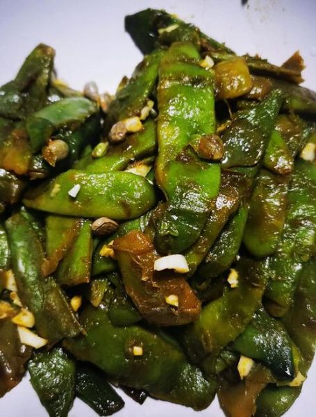 烧豆角的家常做法窍门_豆角怎么炒才翠绿又入味-第3张图片-山城妙识