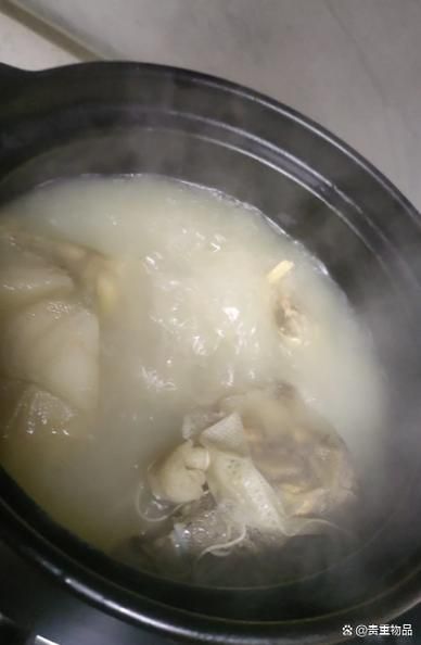 熬牛骨头汤怎么熬才白_牛骨头汤熬多久最香-第2张图片-山城妙识