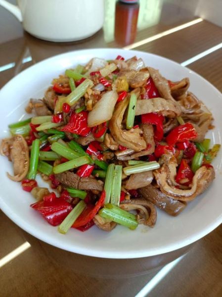 爆炒猪肚子怎么做_猪肚子怎么洗才没腥味-第1张图片-山城妙识