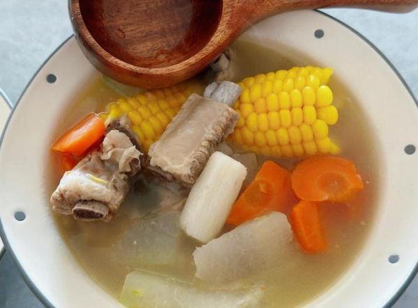 炖排骨汤要焯水吗_焯水和不焯水区别-第1张图片-山城妙识