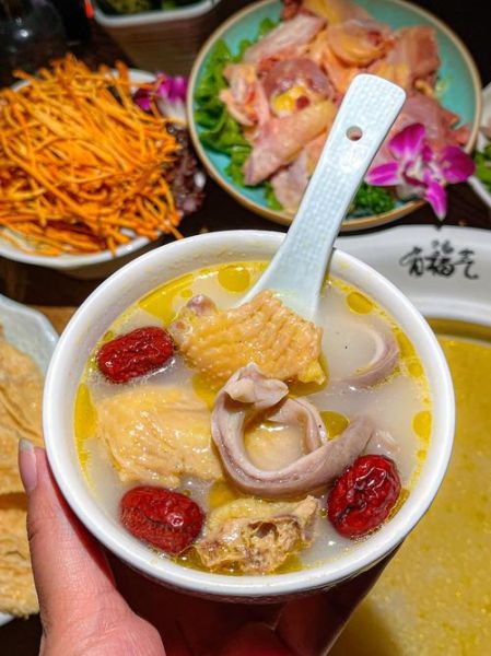 猪肚鸡怎么煲汤_猪肚鸡煲汤做法步骤-第2张图片-山城妙识