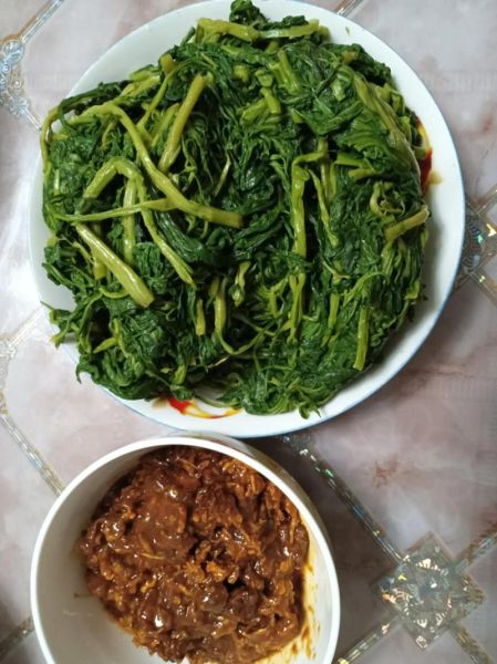 柳蒿芽炒鸡蛋怎么做_柳蒿芽炒鸡蛋需要焯水吗-第2张图片-山城妙识