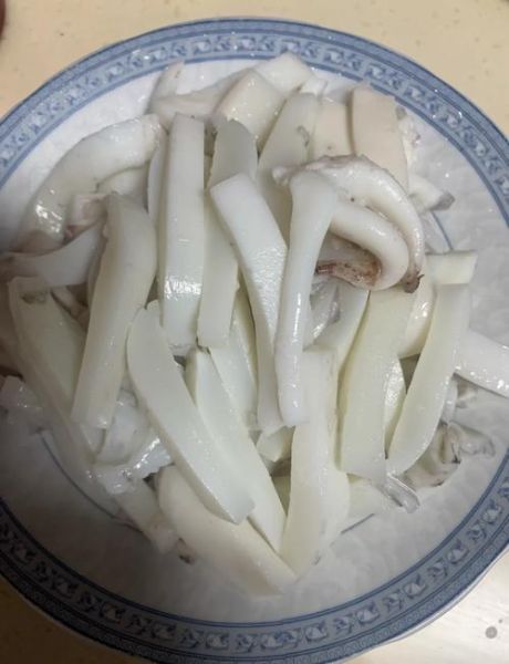 墨鱼怎么处理干净_墨鱼去内脏技巧-第2张图片-山城妙识