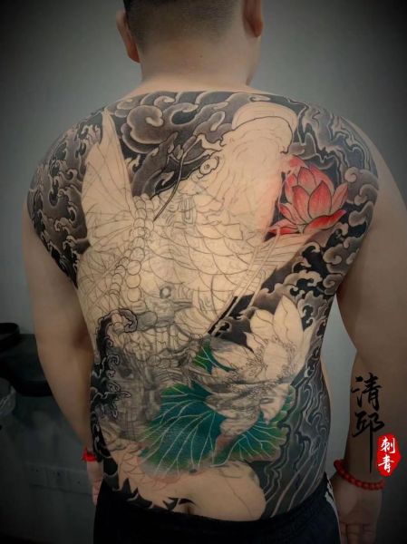 鲤鱼跳龙门纹身图满背多少钱_适合什么人-第3张图片-山城妙识