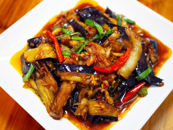 郫县豆瓣酱烧茄子怎么做_郫县豆瓣酱烧茄子家常做法-第2张图片-山城妙识