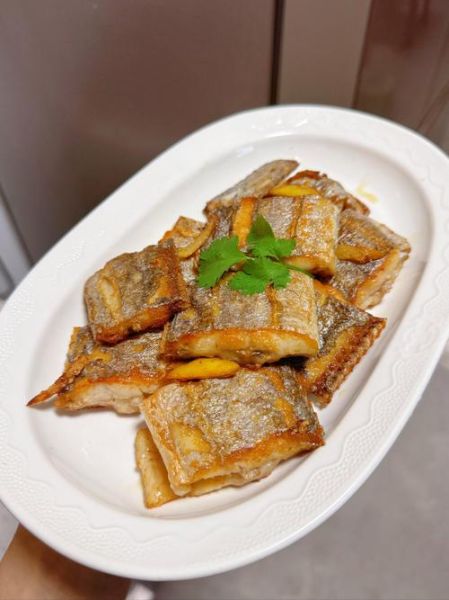 炸带鱼怎么做好吃又简单_炸带鱼外酥里嫩秘诀-第1张图片-山城妙识 炸带鱼怎么做好吃又简单_炸带鱼外酥里嫩秘诀-第1张图片-山城妙识