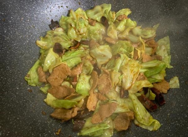 爆炒甘蓝怎么炒才脆_爆炒甘蓝的家常做法-第3张图片-山城妙识