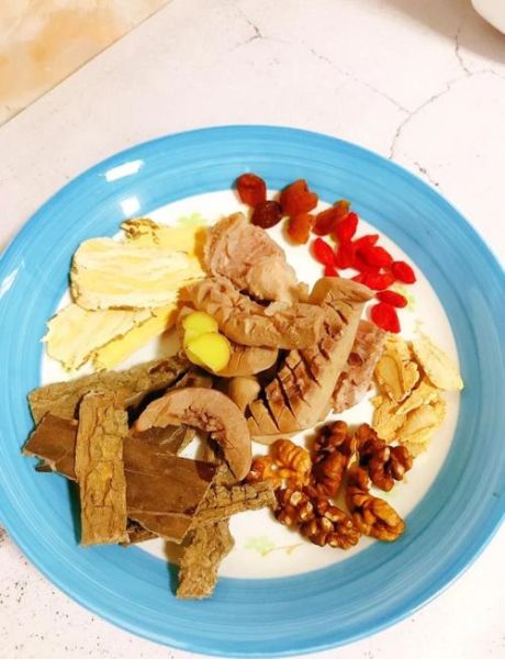 月子杜仲猪腰汤的做法_杜仲猪腰汤适合什么人喝-第1张图片-山城妙识