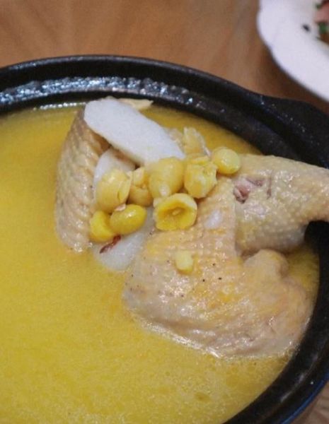 墨鱼白果炖鸡怎么做_白果炖鸡需要焯水吗-第2张图片-山城妙识