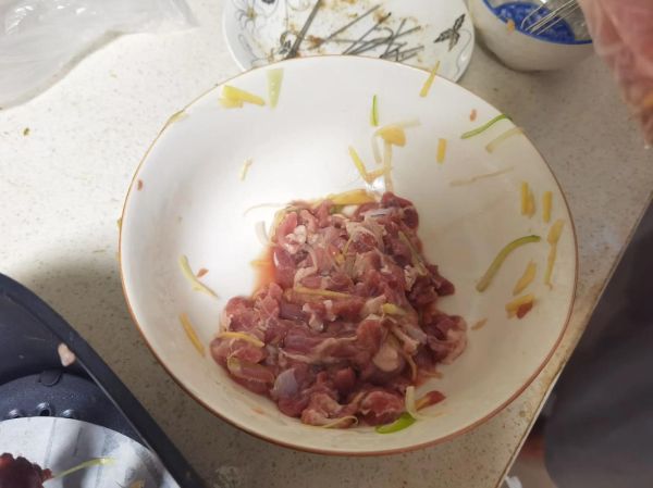 家庭自制羊肉串怎么腌制_羊肉串腌制配方-第2张图片-山城妙识 家庭自制羊肉串怎么腌制_羊肉串腌制配方-第2张图片-山城妙识