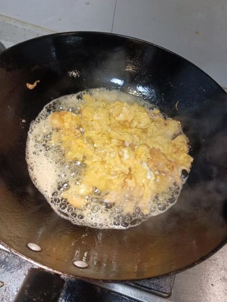 荷包蛋怎么煎不破_如何煎出完整荷包蛋-第3张图片-山城妙识 荷包蛋怎么煎不破_如何煎出完整荷包蛋-第3张图片-山城妙识