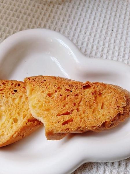 烤的很脆的面包片叫啥_脆面包片怎么做-第1张图片-山城妙识