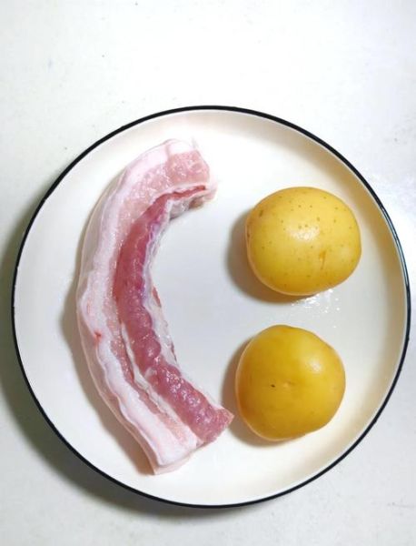 土豆红烧肉怎么做_红烧肉要不要焯水-第2张图片-山城妙识