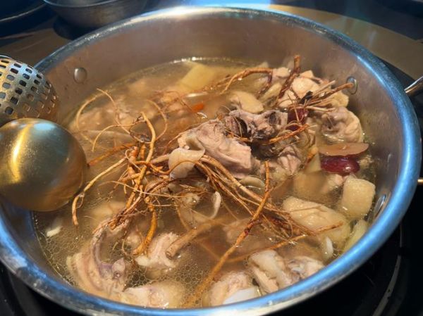 五指毛桃鸡怎么做_五指毛桃鸡要炖多久-第3张图片-山城妙识