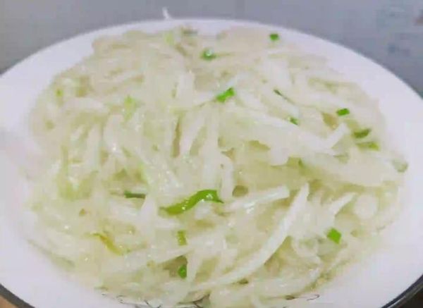 炒白萝卜丝怎么炒好吃_白萝卜丝要不要焯水-第1张图片-山城妙识