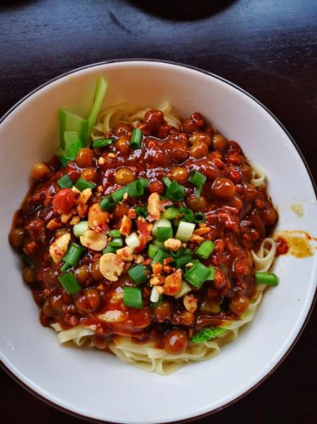 牛肉炸酱面怎么做_正宗老北京做法-第1张图片-山城妙识 牛肉炸酱面怎么做_正宗老北京做法-第1张图片-山城妙识