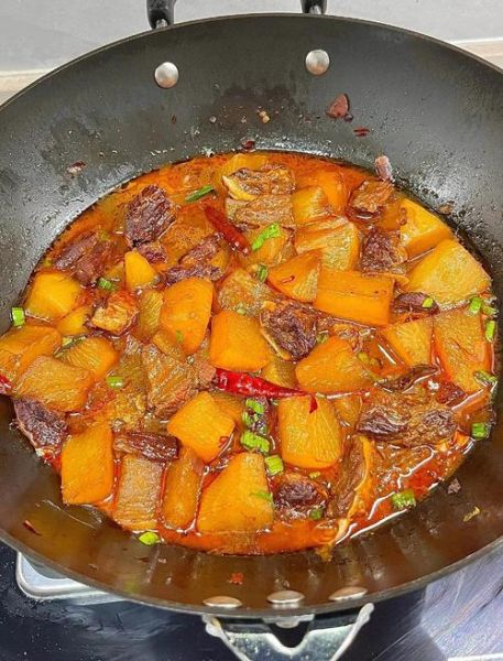 萝卜牛腩怎么炖才软烂入味_萝卜牛腩需要焯水吗-第2张图片-山城妙识 萝卜牛腩怎么炖才软烂入味_萝卜牛腩需要焯水吗-第2张图片-山城妙识