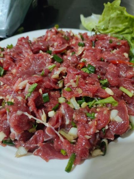 生吃牛肉怎么做_生牛肉安全吃法-第1张图片-山城妙识