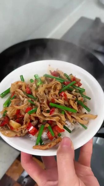 红烧河蚌肉怎么做才好吃_河蚌肉去腥技巧-第3张图片-山城妙识